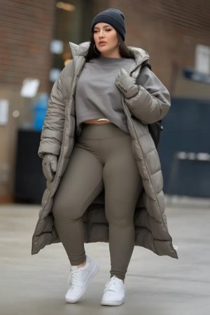 10 Trendy Plus Size Winter Legging Outfit Ideas - Hello Lidy