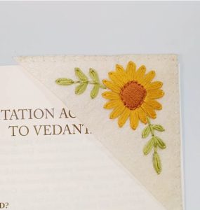 10 Bookmark Embroidery Free Patterns - Hello Lidy