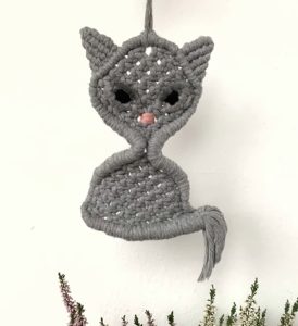 6 Macrame Cat Wall Hanging Free Patterns - Hello Lidy