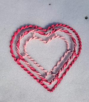 9 Macrame Heart Shaped Wall Hanging Free Patterns - Hello Lidy