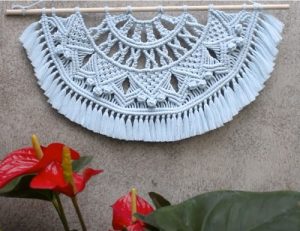 9 Macrame Semi Circle Wall Hanging Free Patterns - Hello Lidy