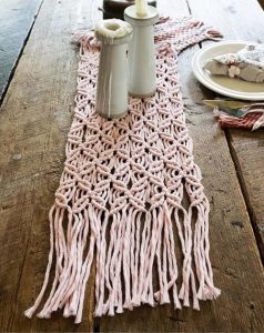 7 Macrame Table Runner Free Patterns - Hello Lidy