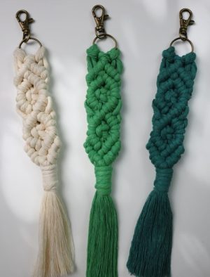 18 Macrame Keychain Free Patterns - Hello Lidy