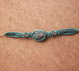 10 Macrame Gemstone Bracelet Free Patterns - Hello Lidy