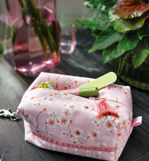 11 Makeup Bag Free Sewing Patterns - Hello Lidy