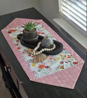 7 Ten Minutes Table Runner Free Sewing Patterns - Hello Lidy