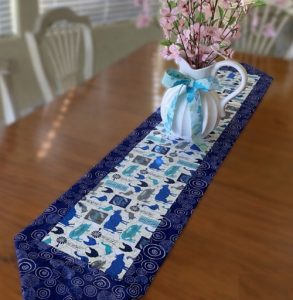 7 Ten Minutes Table Runner Free Sewing Patterns - Hello Lidy